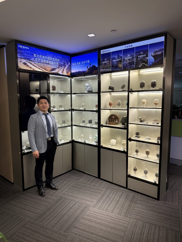 VI Group Invited to Visit the Headquarters of Xiamen C&D Logistics Group